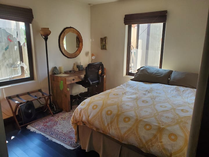 2 Private Bedrooms In Private Wing Of Home By Ucsb - Santa Barbara, CA