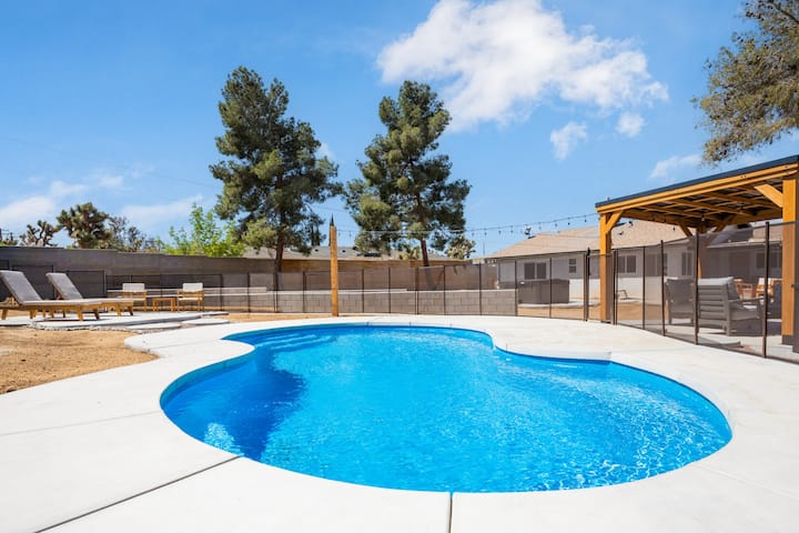 Pool - Hot Tub - Game Room - Fire Pit - Bbq - - Yucca Valley, CA