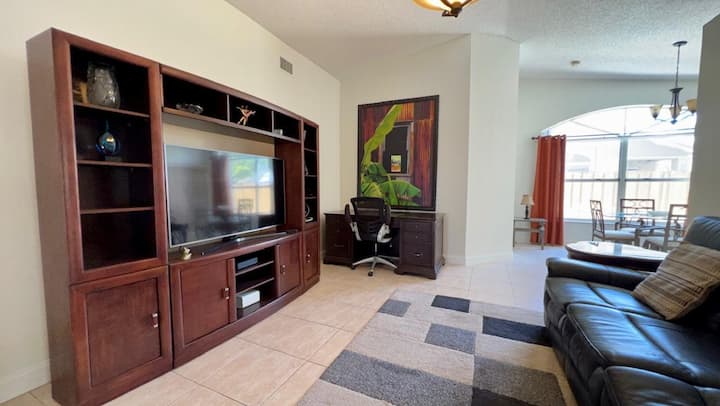 Spacious Furnished 3/2 Pet Friendly Home - 30+ Day - Cutler Bay, FL