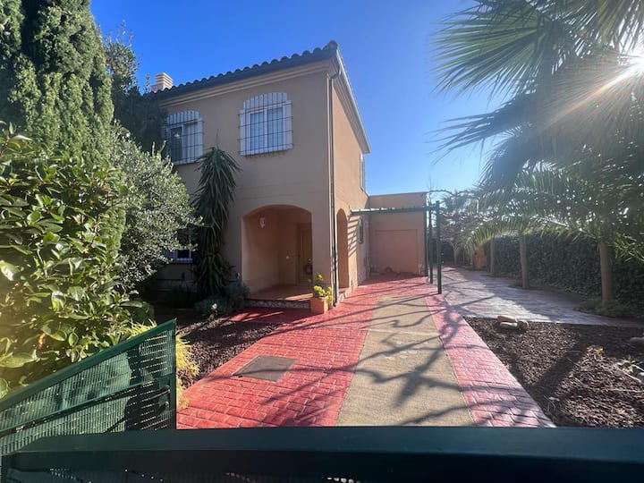 Family  Villa   Near Beach& Swimming Pool& Jakuzzi - Mont-roig del Camp