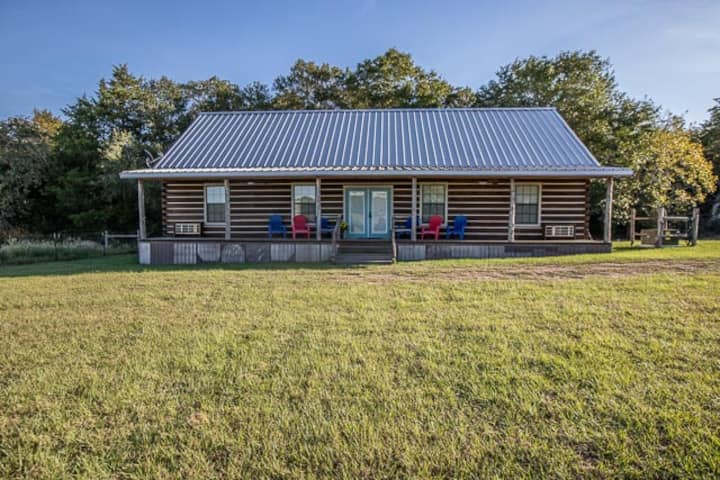 Saddle Creek Cabin 1 - New Ulm, TX