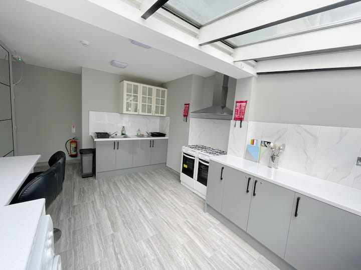 1 Bright & Modern Studio- 5min To Wembley Stadium - Harrow