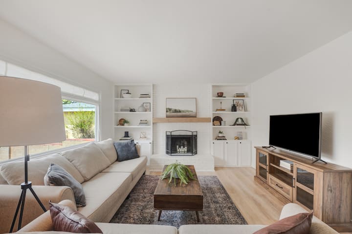 Modern Farmhouse In Uptown Abq - Albuquerque, NM