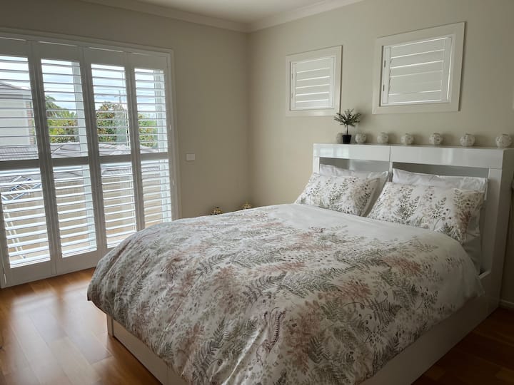 Spacious Room With Ensuite For A Female Guest - Melbourne