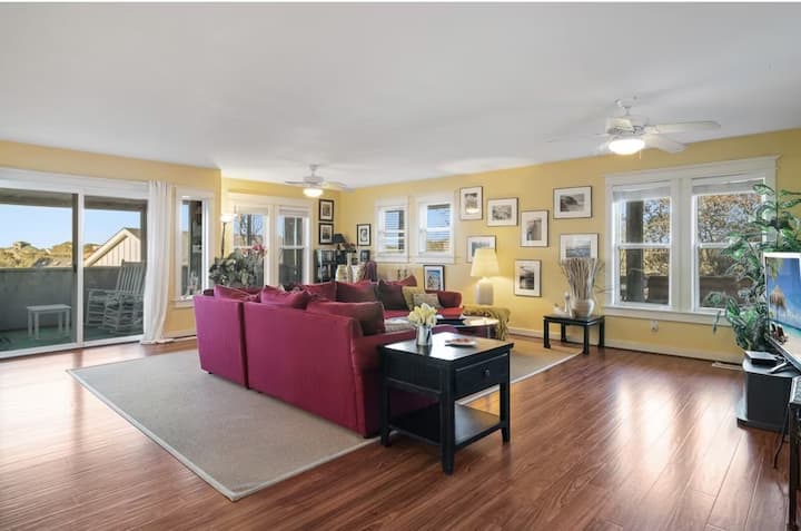 Big Duck Energy - Duck, NC