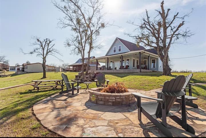 Sunrise Shores On Lake Granbury - Granbury, TX