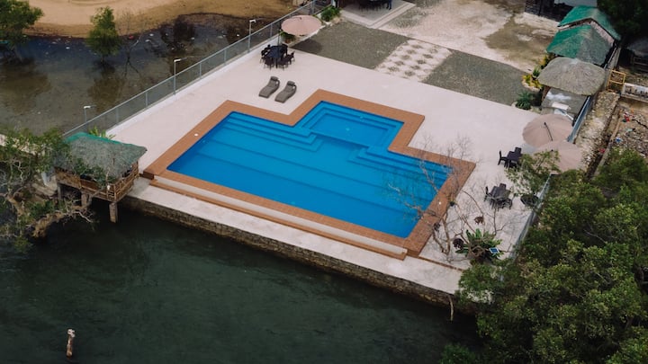 The Ultimate Beachfront Getaway! - Danao City