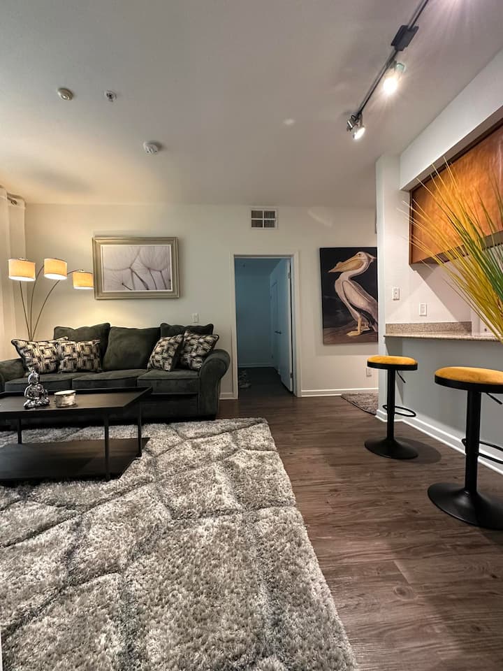 2br/2ba Santa Monica • Walkable • Parking - Santa Monica, CA