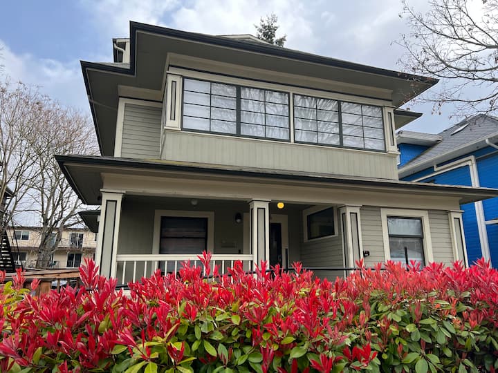 Huge, 16 Room Property - 376 Eugene House - Eugene, OR