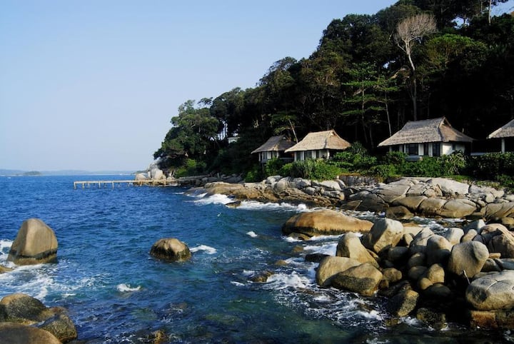 Opulent Villa Overlooking The South China Sea - Lagoi