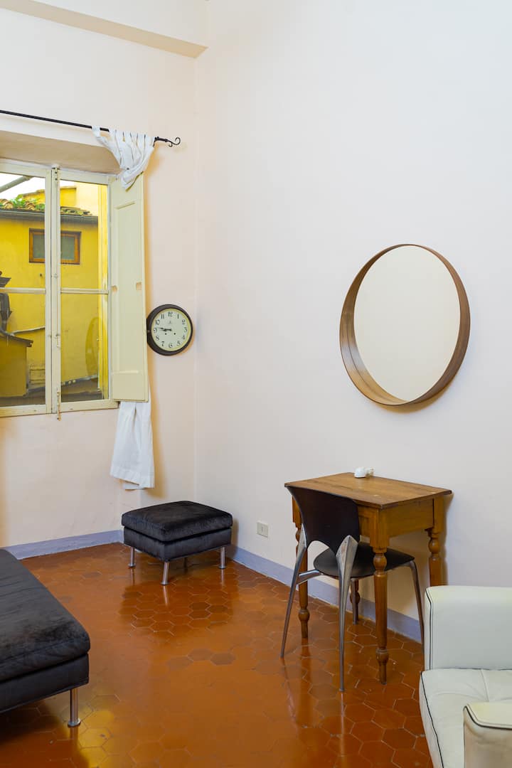Large & Eclectic 2br 1-min Walk By P.zza Signoria - Florence