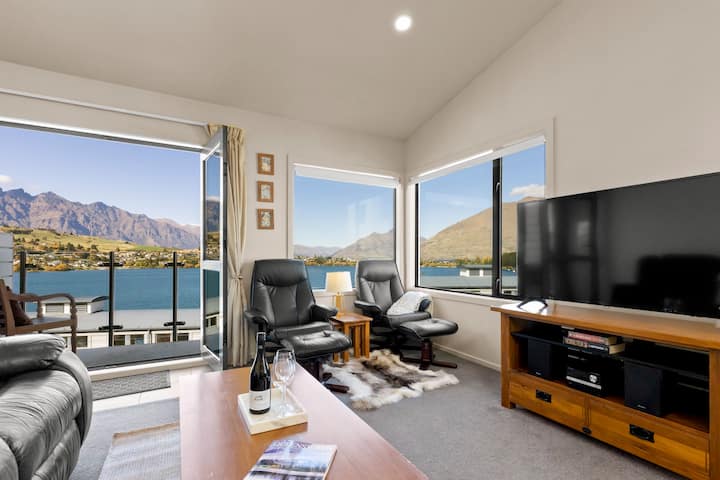 Scenic And Relaxing Lakefront Apartment -