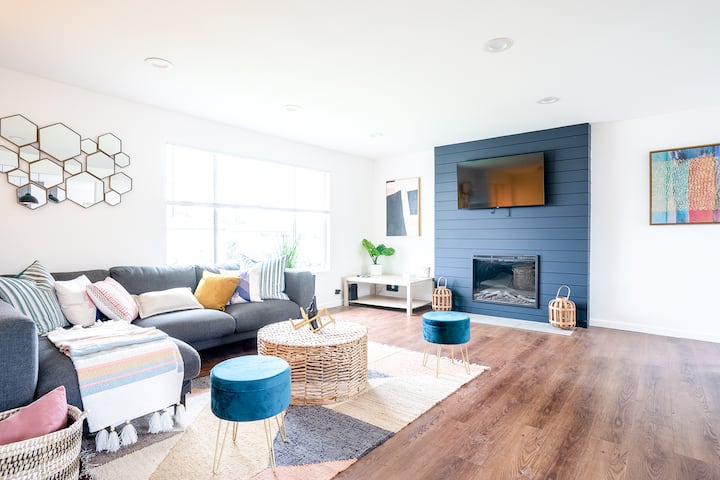 Spacious 6br Farmhouse | Near Beacon Hill & Dt - Seattle, WA