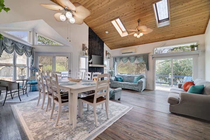 Pet + Family-friendly Oasis W/lake, Beach, Pool + - Pennsylvania