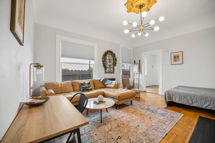 Enchanting Victorian Studio Near Lake Merritt - Oakland