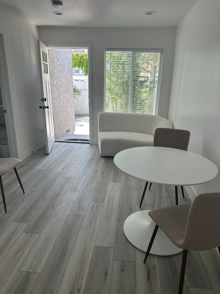 Modern 1 Bedroom Private Home | Beaches - Redondo Beach, CA