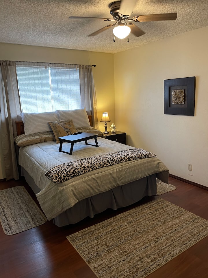 Safari Inspired 1 Bed 1 Bath - Roseburg, OR