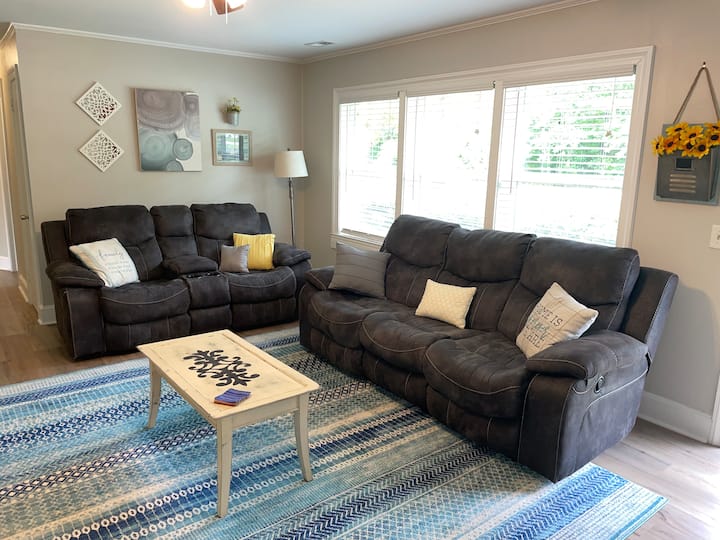 Ocean Road Cottage-3 Mi To Topsail Island! - Surf City, NC