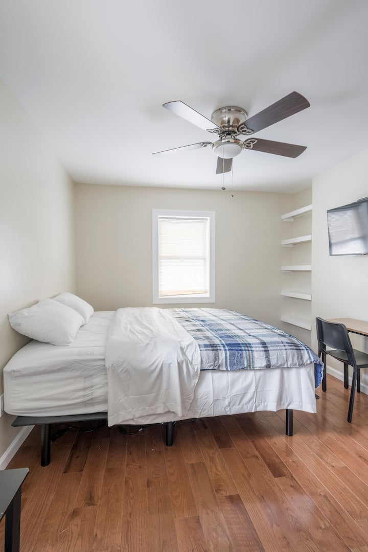 (3) Newly Renovated Room, House Haven - The Bronx, NY