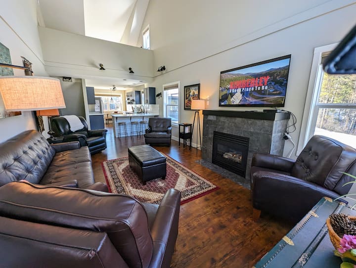 Spacious Kimberley 5-bedroom Mountain Chalet - カナダ キンバリー