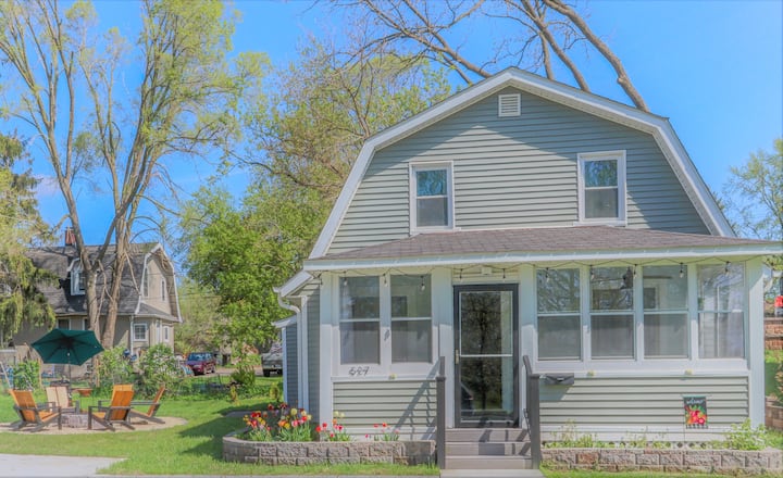 Cozy Cape Cod Lake Geneva, 10 Min Walk To Downtown - Lake Geneva, WI