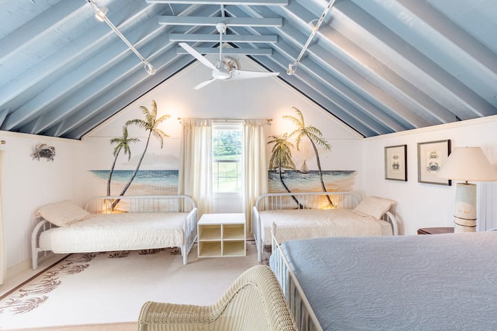 Navesink River House On The Water. Gorgeous Views. - Sea Bright, NJ