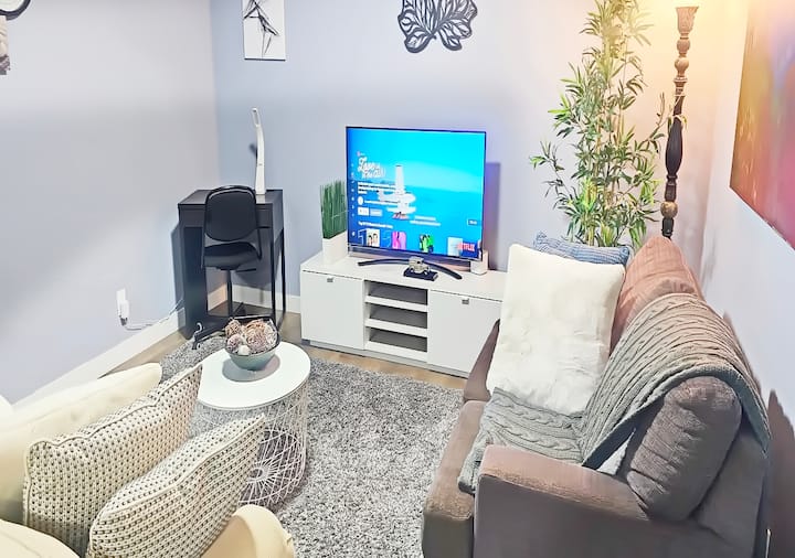Our Beautiful, Cozy And Comfy Suite. - Airdrie