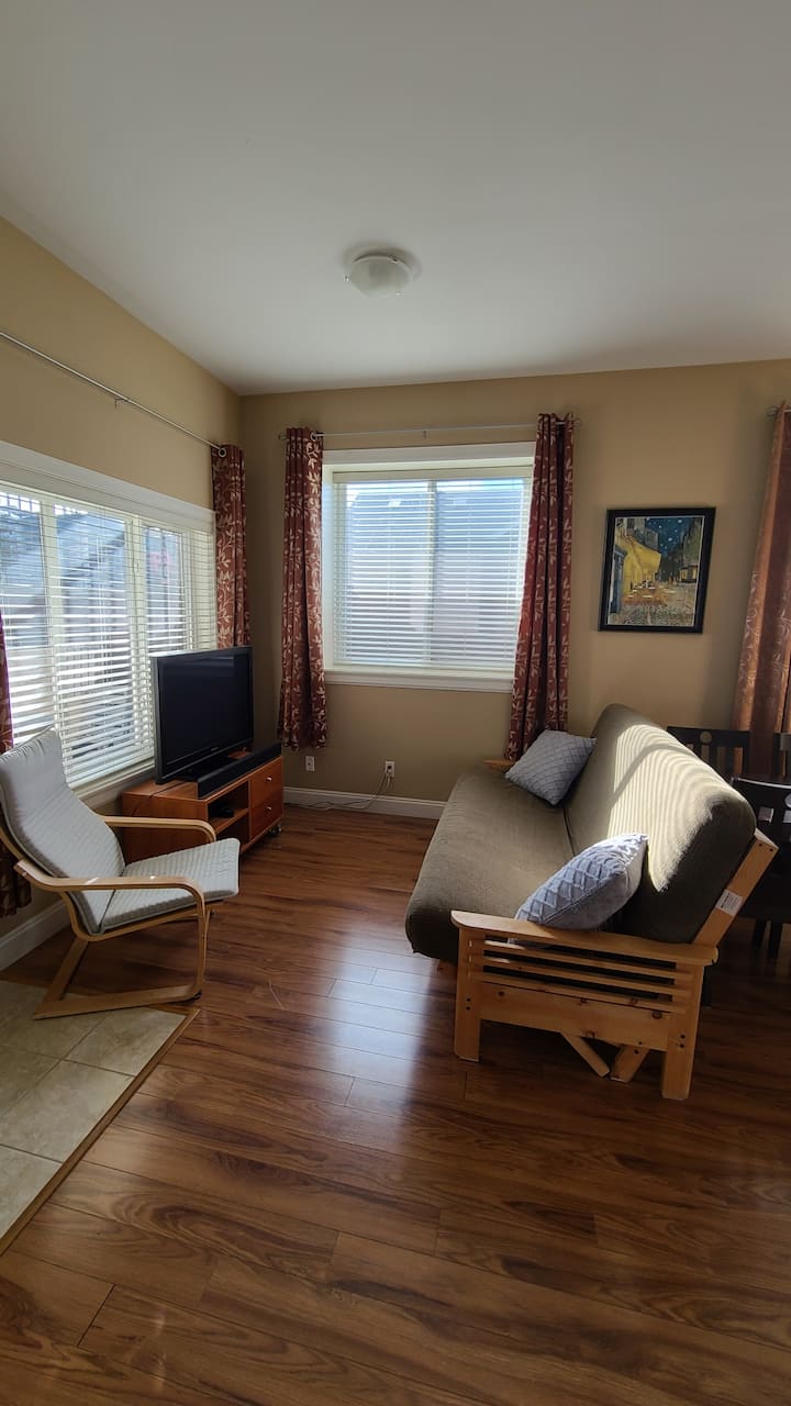1 Bedroom Suite Next To Nature Park And Trails - 溫哥華島