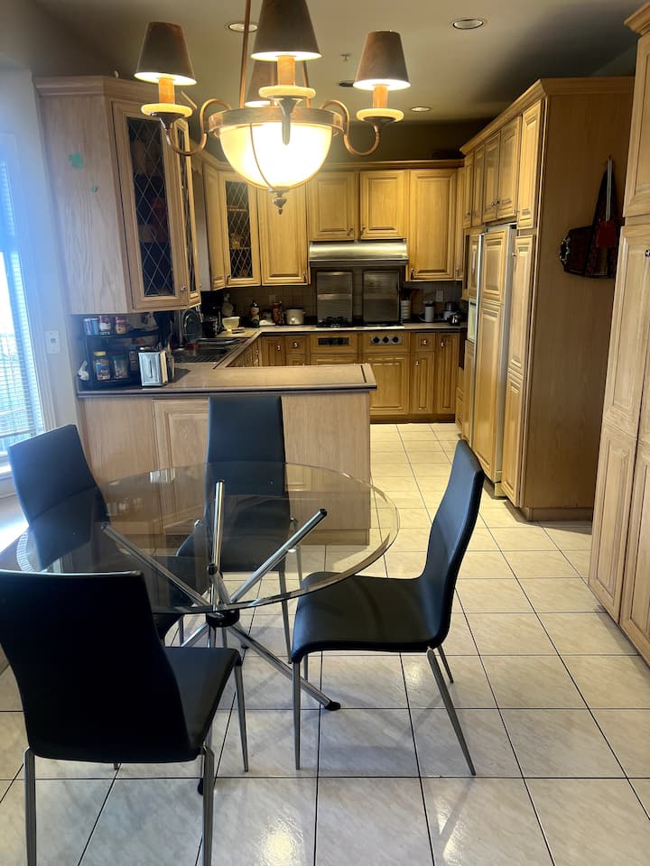 One Bed In Shared Family Home. - Canada