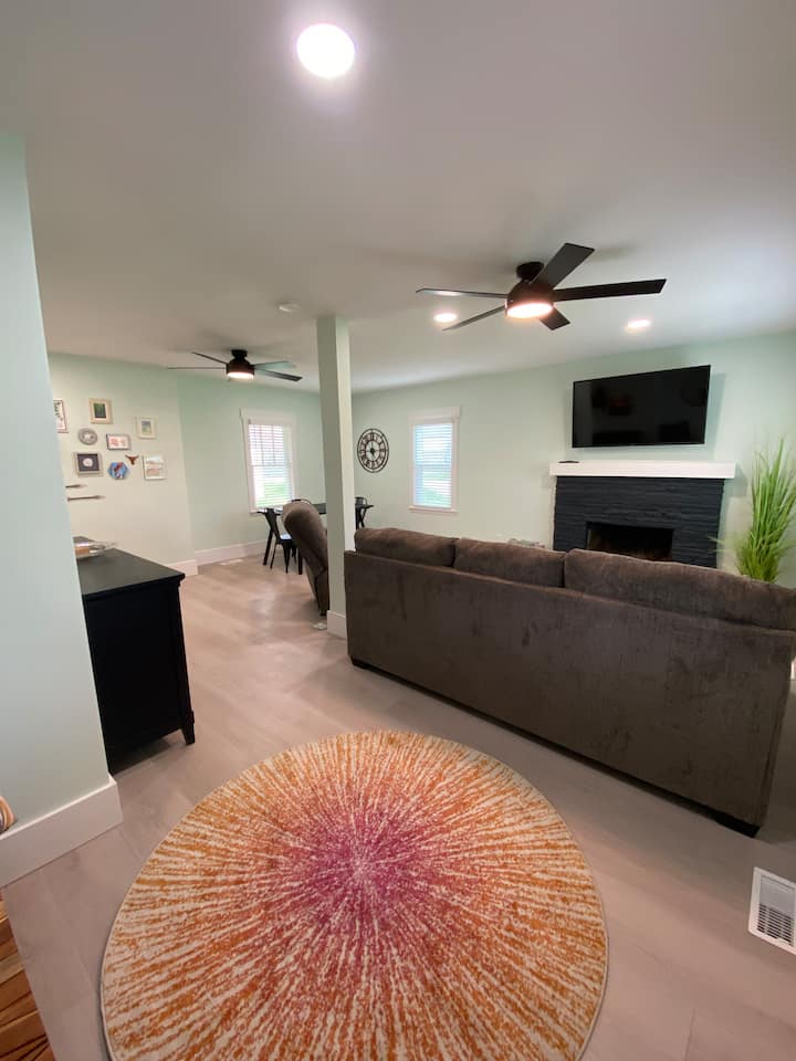 Corner Cottage - Bloomington, IL
