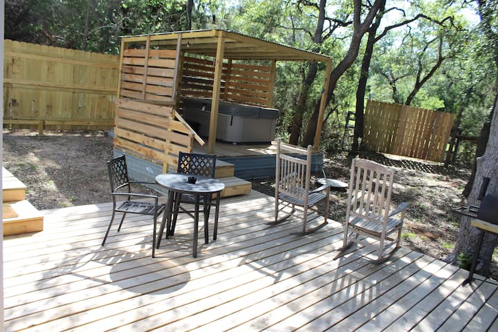 The Hideaway - A Country Place - Wimberley, TX