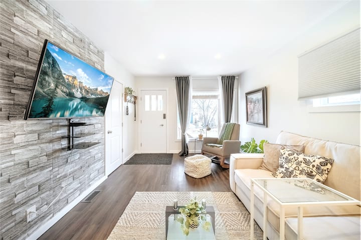 <Stay In-peg> Private Gym, Dedicated Office Space. - Winnipeg