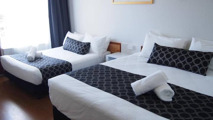 King With Additional Bed In Qbn - Queanbeyan