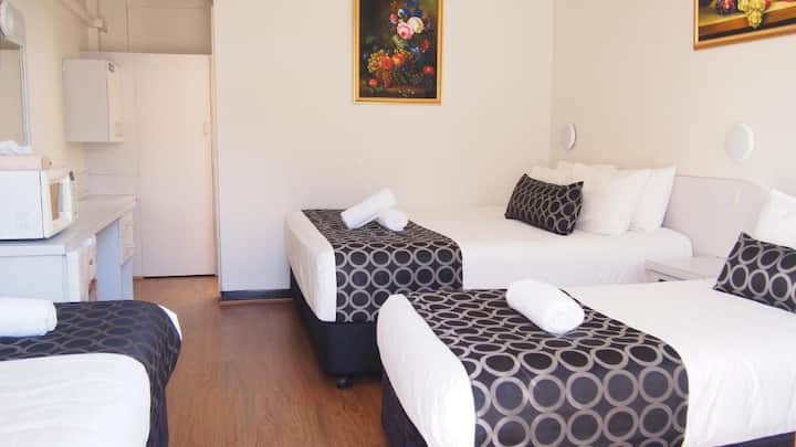 Deluxe Family Suite In Qbn - Queanbeyan