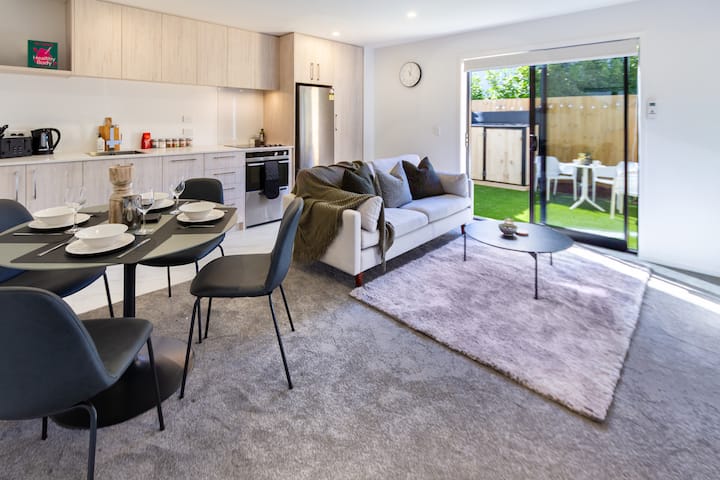 The City's Best Kept Secret 2 Bed 2 Bath - Christchurch