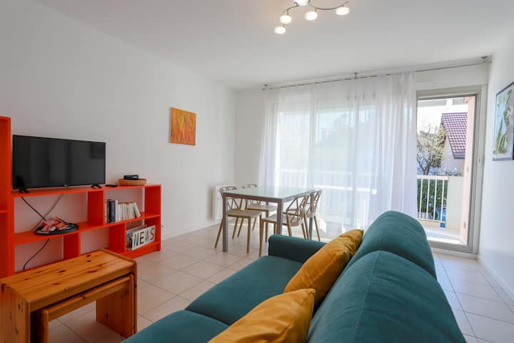 A 2 Pas Du Lac - T2 + Balcon+parking - Annecy