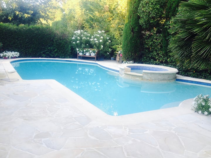 Villa Contemporaine Avec Piscine Privée - Marseille