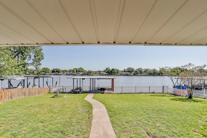 Waterfront Home With Lake Assess And Private Dock - Granbury, TX
