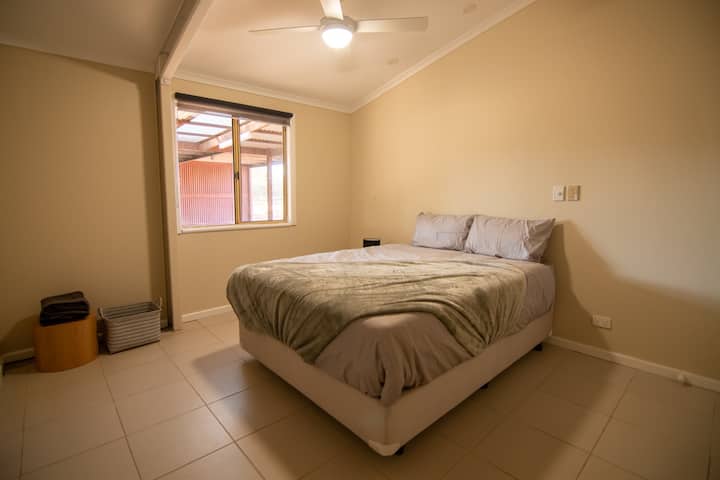 5 Bedroom Semi Rural House - Alice Springs