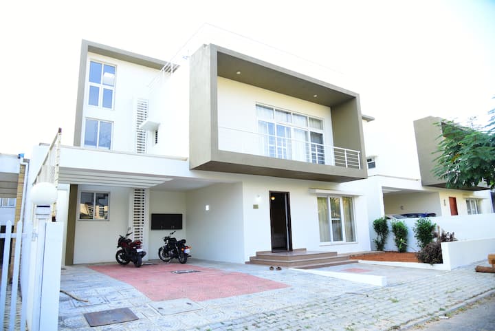 Beautiful Luxurious Villa - Malur