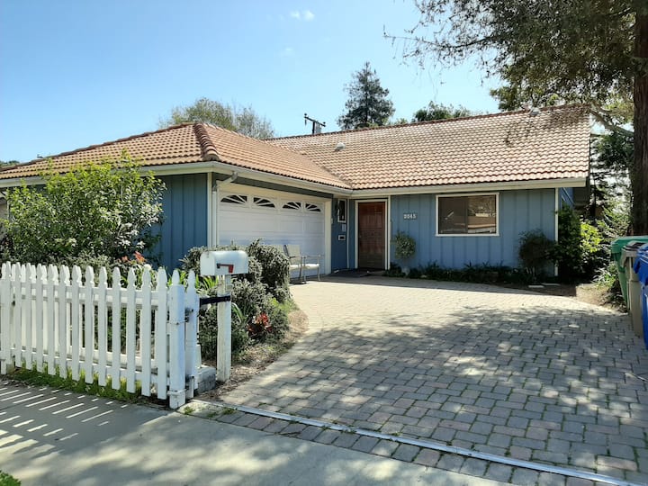 La Mesa House; Large Modern Home - Santa Barbara, CA