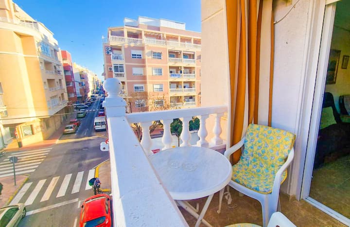 Highly Rated Apartment In Middle Of All 700m Beach - Torrevieja