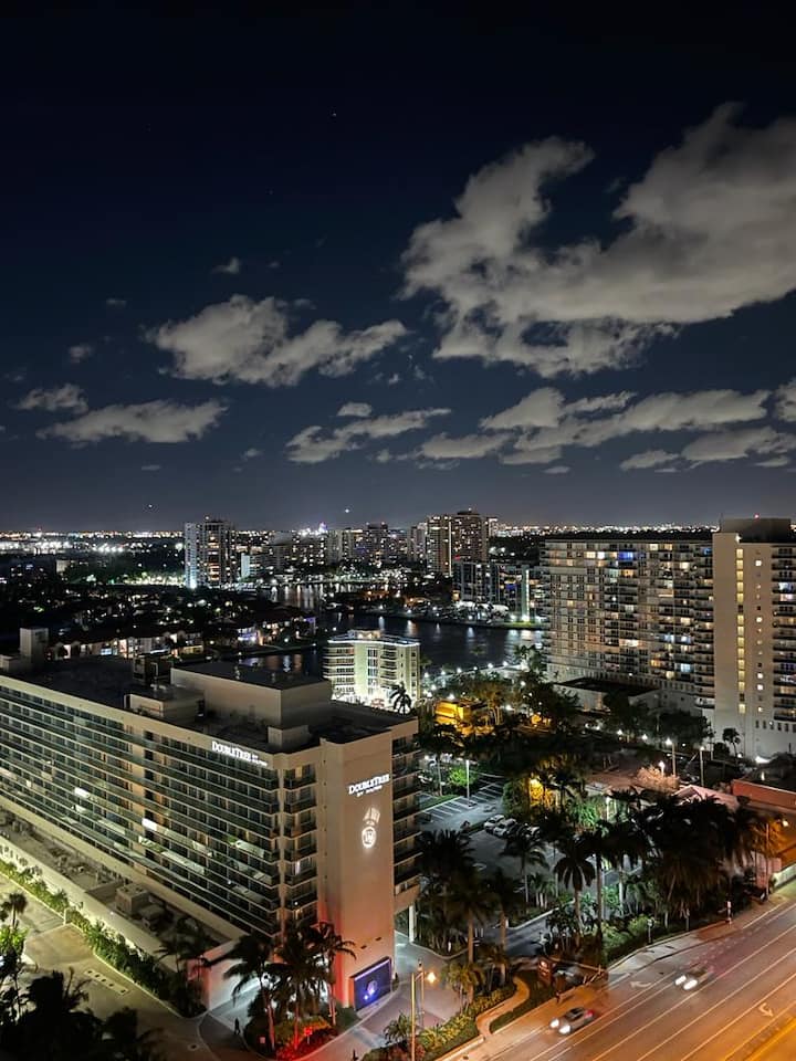 Beachfront 15th Floor At Hollywood Fl - Hollywood, FL