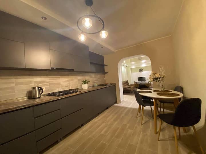 Cozy Vazha Pshavela Apartment - Tbilisi