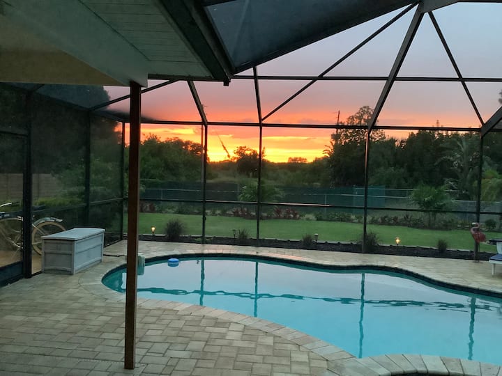 Tropical Paradise With Pool And Spa - Treasure Island, FL