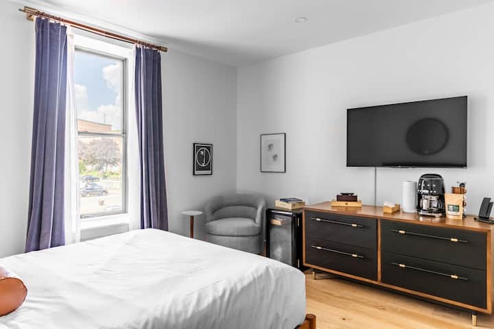 Dtwn Bangor|historic Bldg|fast Wi-fi | 50"tv - Bangor, ME