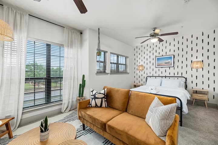 Chic Boho Studio In Bishop Arts - Dallas, TX