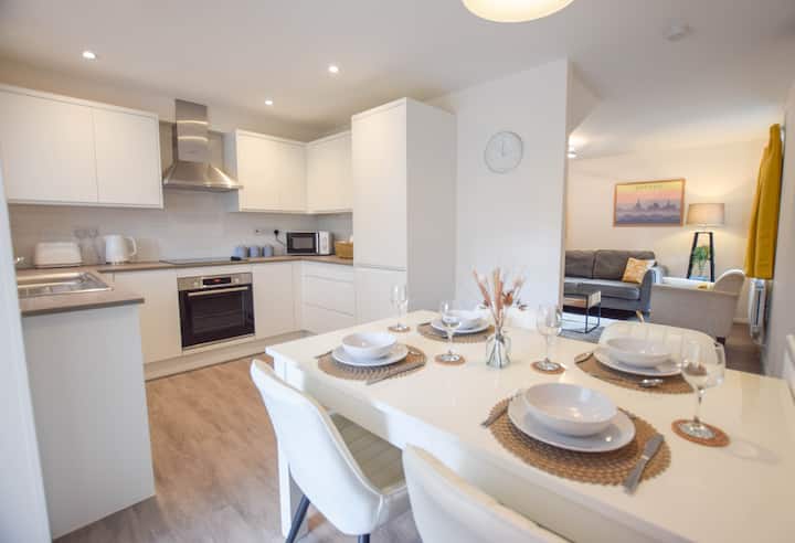 Super Central Oxford Home With Parking - Oxford