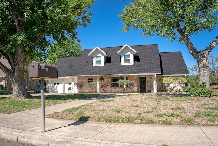 Newly Remodeled Boerne Charm - Boerne, TX