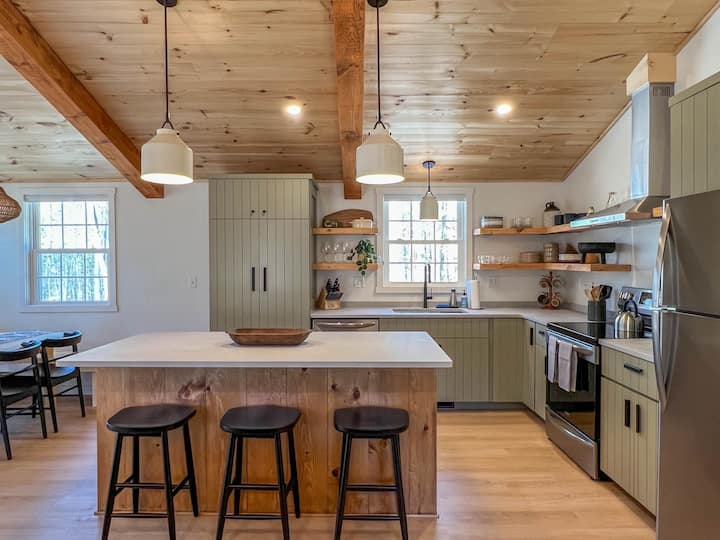 Hygge Up North | Rustic White Mountain Home Base - Conway